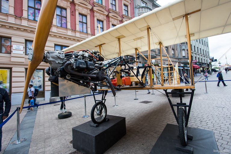 U Zagreb sletio avion iz 1910. kojeg je konstruirao Slavoljub Penkala ...